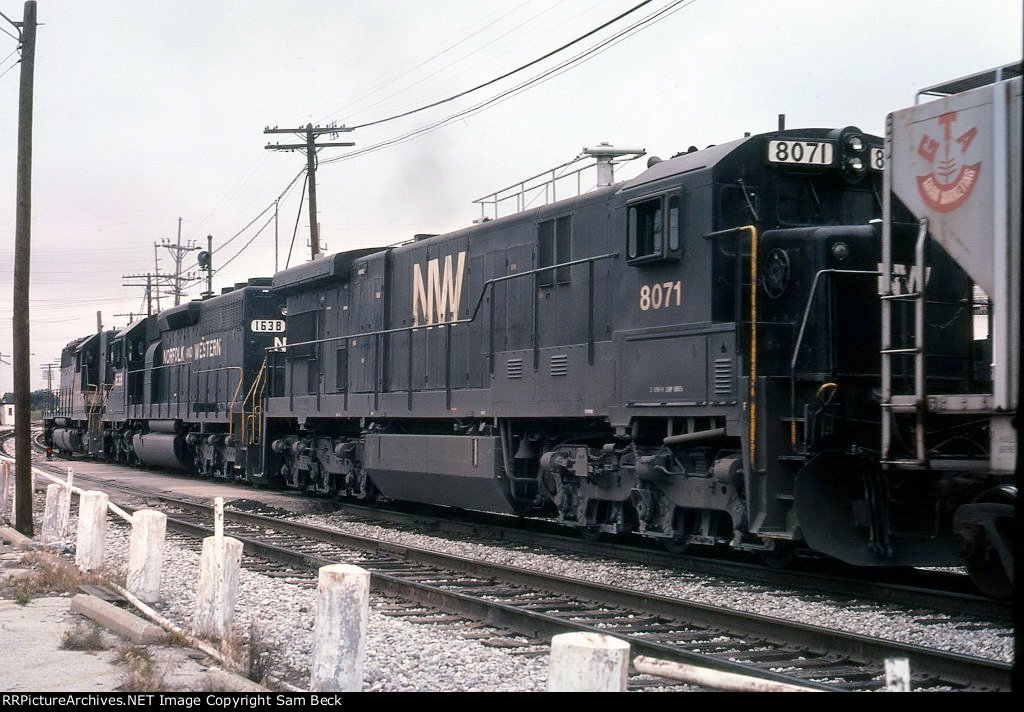 N&W 8071 and 1638